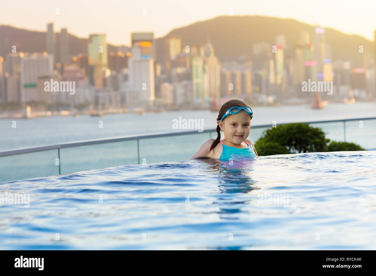 Chinese kids swimming pool hi-res stock photography and images - Alamy