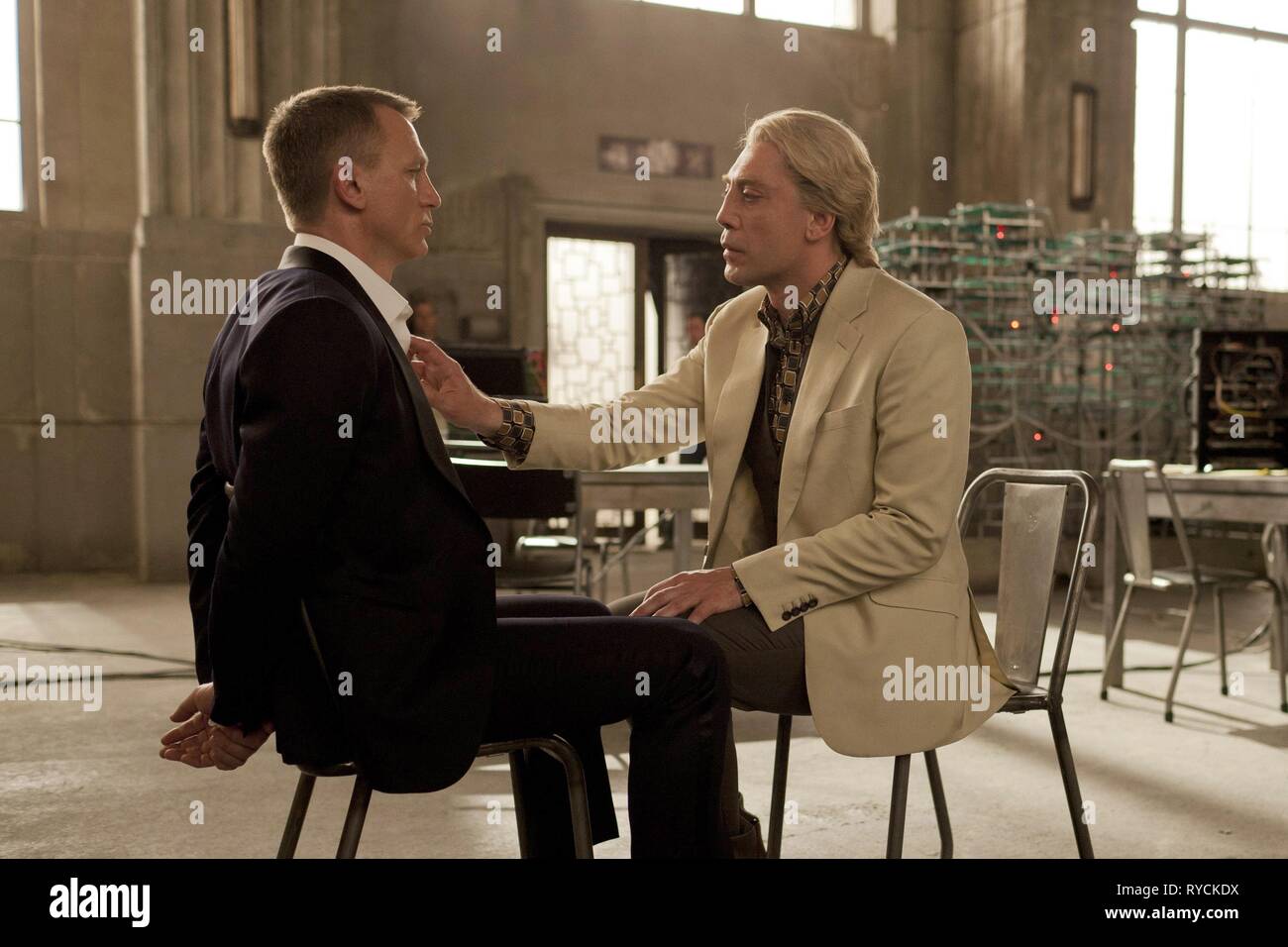 Daniel Craig Skyfall Pictures High Resolution Stock Photography and ...