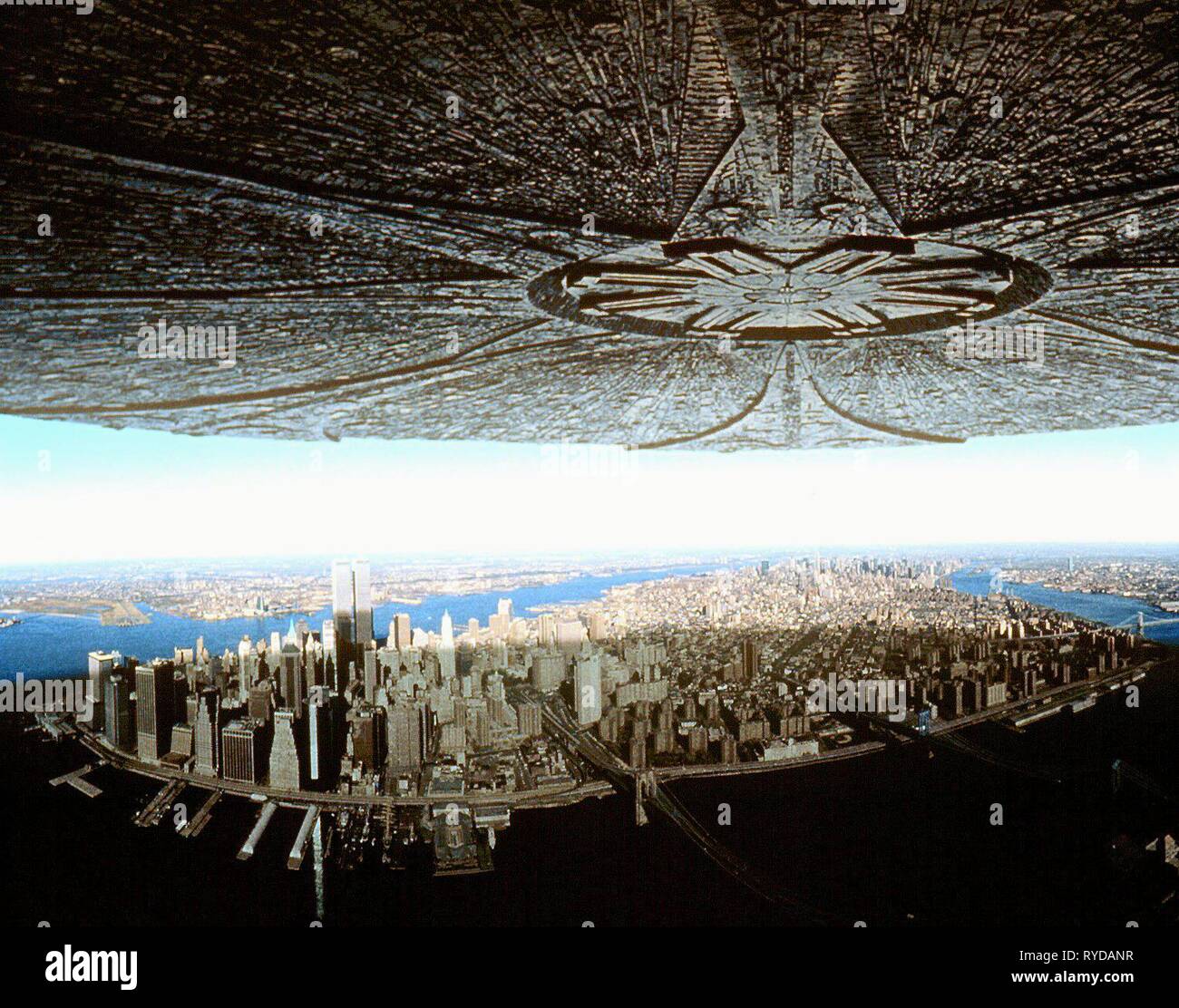 Independence Day Film Alien High Resolution Stock Photography and ...