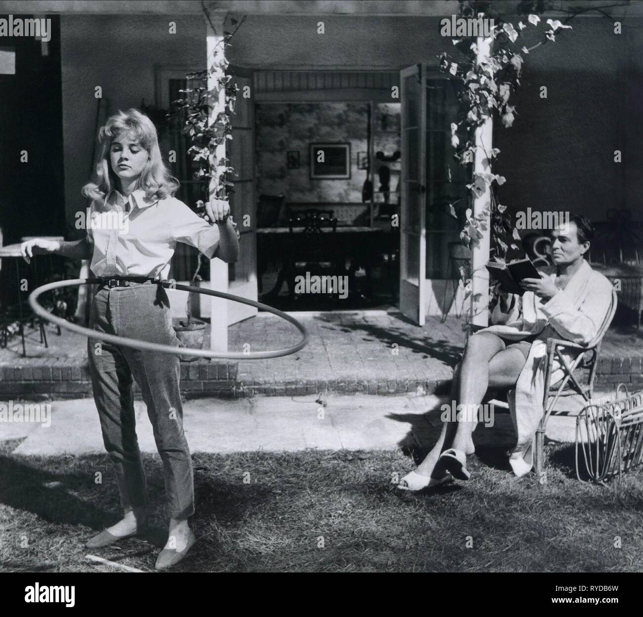 Sue lyon hi-res stock photography and images - Alamy