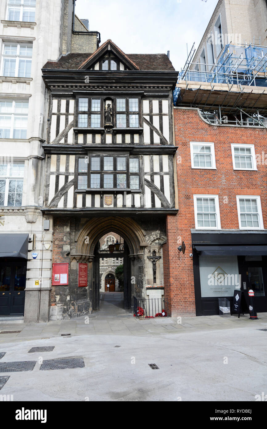 Tudor elizabethan architecture building hi-res stock photography and ...