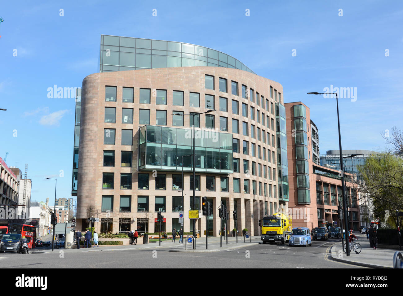 Cap Gemini's, 40 Holborn Viaduct building, designed by Rolfe Judd, in ...