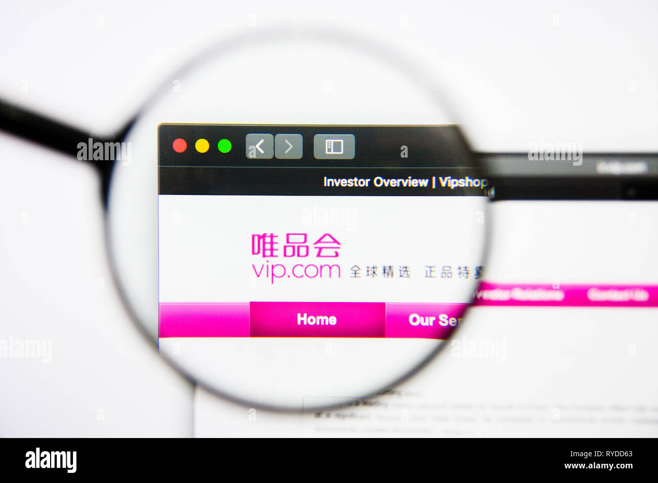 App holdings hi-res stock photography and images - Alamy