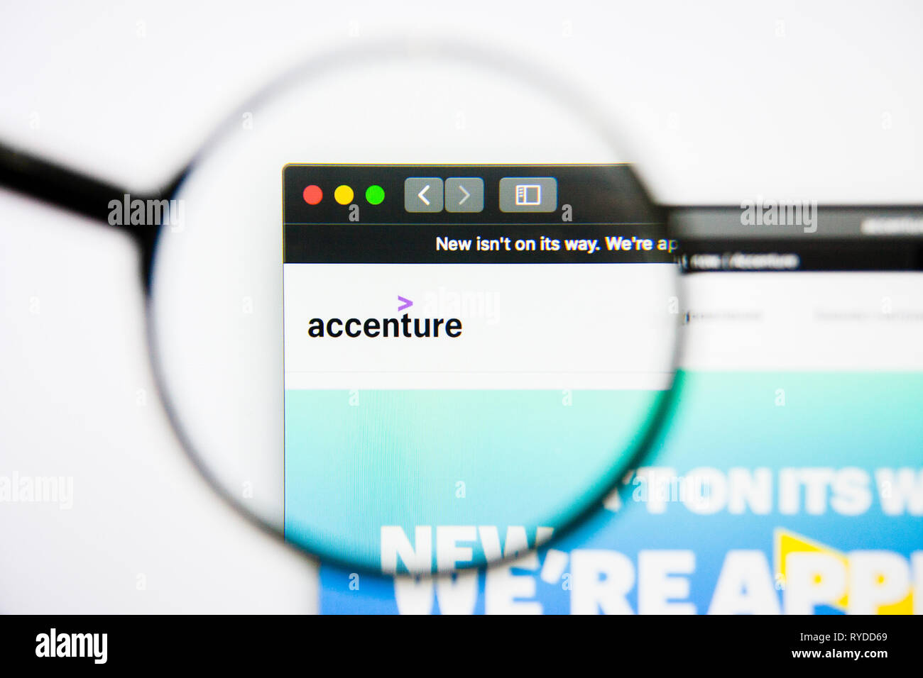 Accenture logo hi-res stock photography and images - Alamy