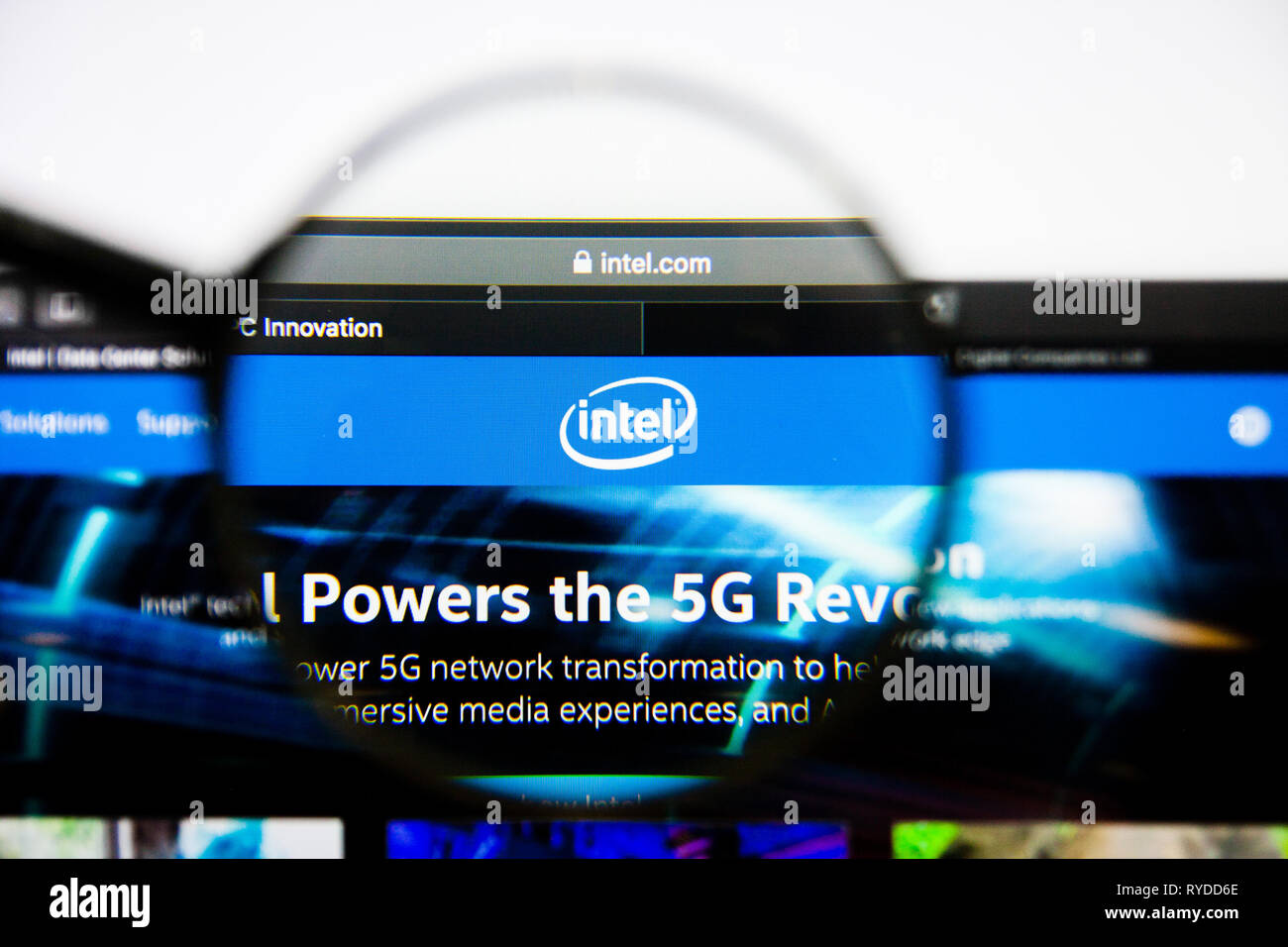 Los Angeles, California, USA - 25 January 2019: Intel website homepage ...