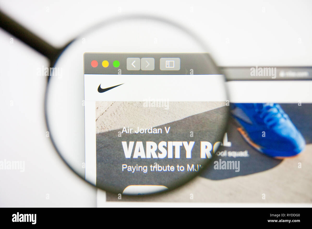 Los Angeles, California, USA - 14 February 2019: Nike website homepage ...