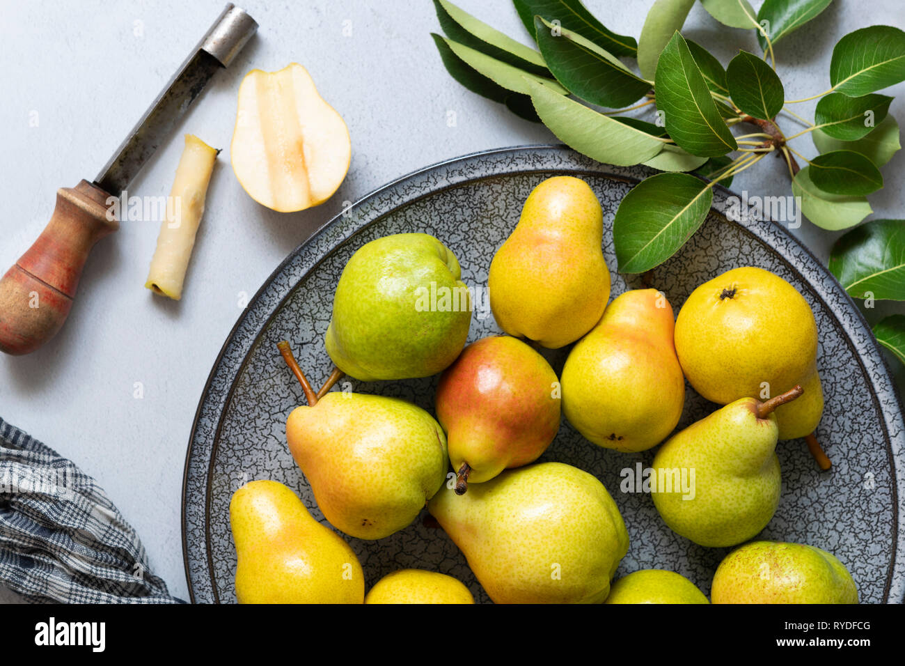 Whole ripe William Pears Stock Photo - Alamy