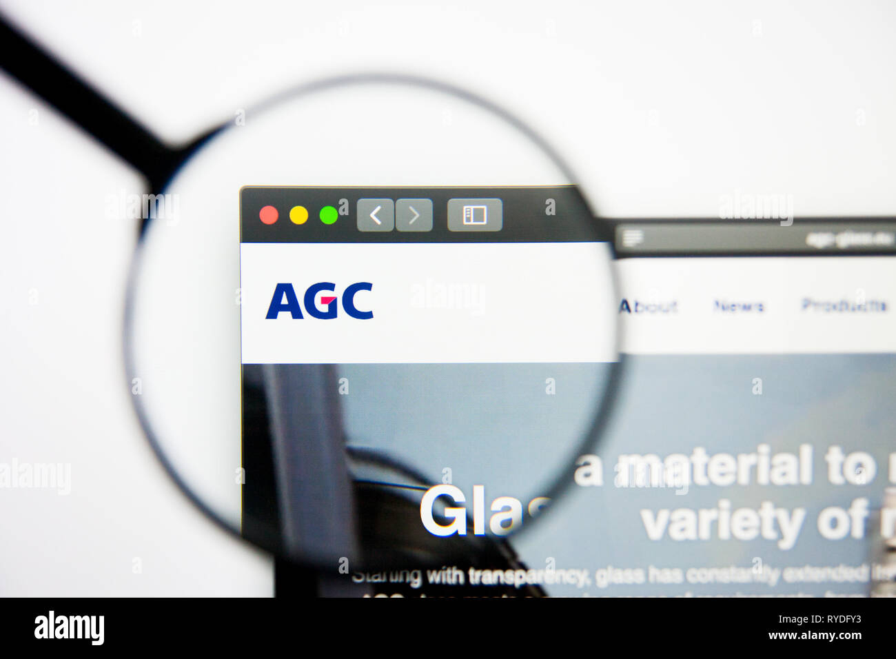 Los Angeles, California, USA - 5 March 2019: Asahi Glass website ...