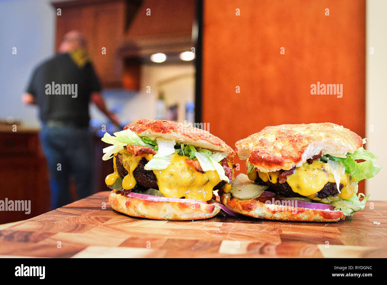 Beef burgers on kitchen table hi-res stock photography and images - Alamy