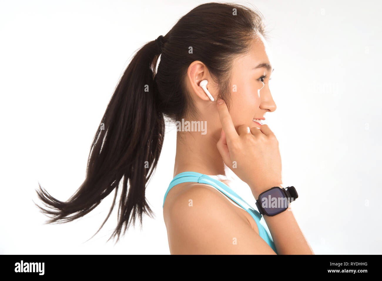 Women wearing headphones hi-res stock photography and images - Alamy