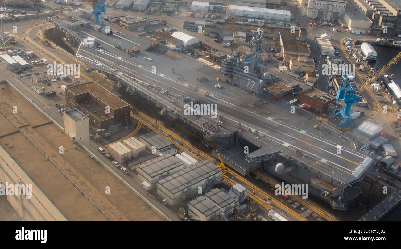 Aircraft carrier in dry dock hi-res stock photography and images - Alamy