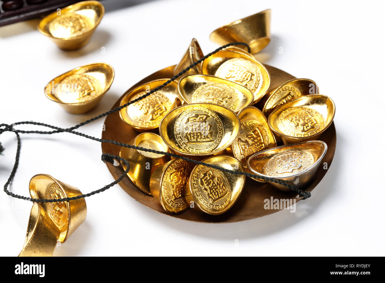 Gold color scale up hi-res stock photography and images - Alamy