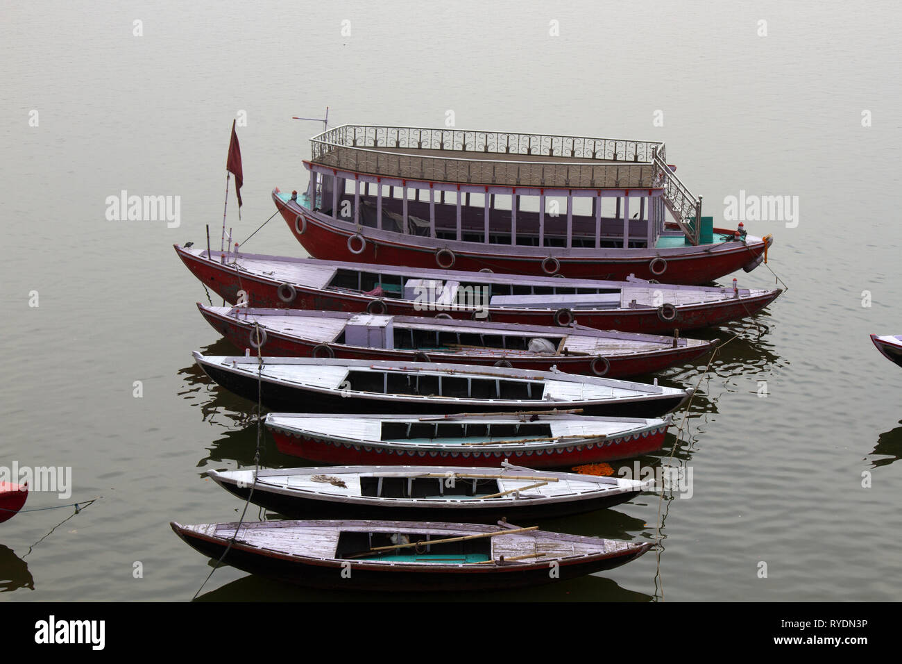 Typical two-way boats on the Ganges river. Boat berth Stock Photo - Alamy