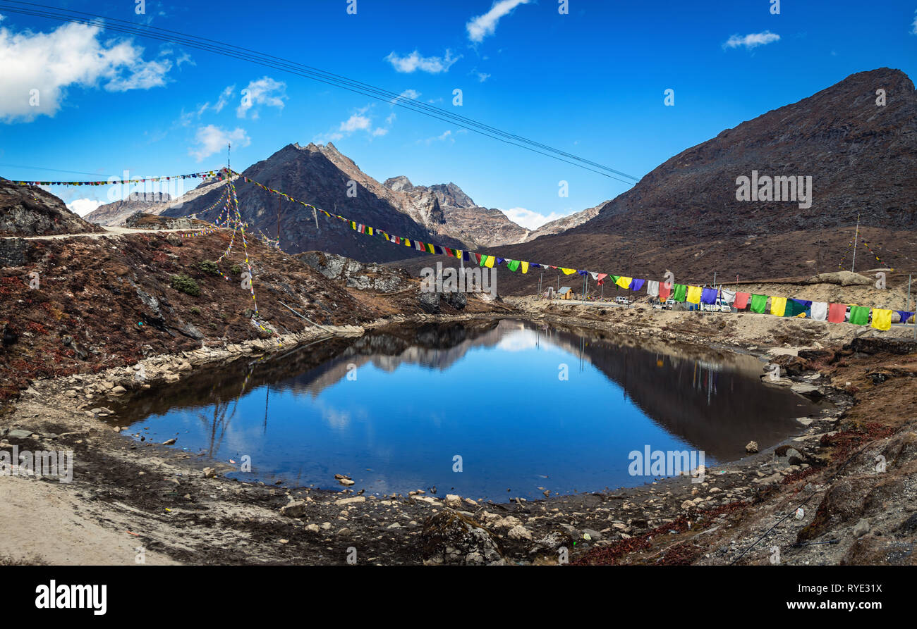 The beautiful lake and its reflection at Sela Pass in Arunachal Pradesh ...