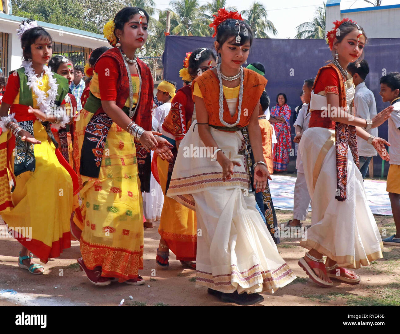Bolpur, India. 13th Mar, 2019. Students of a school performing dance ...