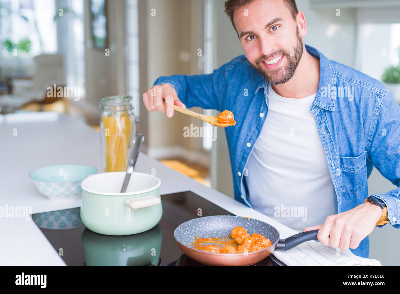 Man pasta meat vegetables hi-res stock photography and images - Alamy