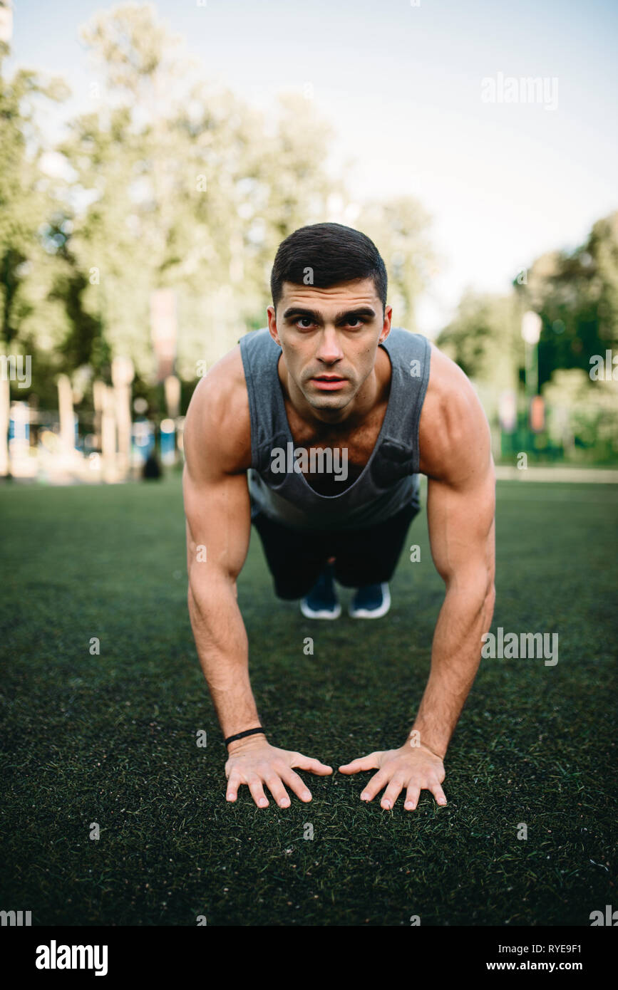 Doing push up exercise hi-res stock photography and images - Alamy
