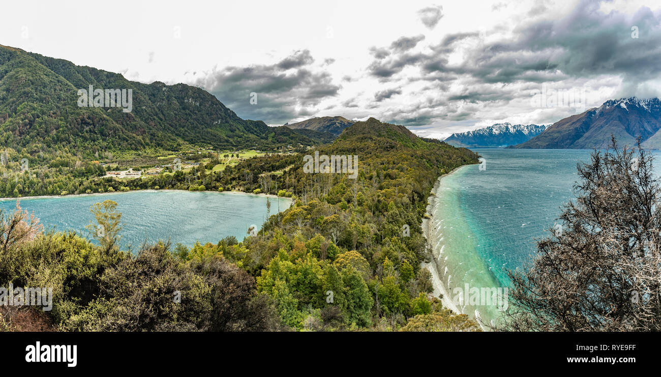 The lookout point at Bob’s Cove, Queenstown, South Island, New Zealand ...