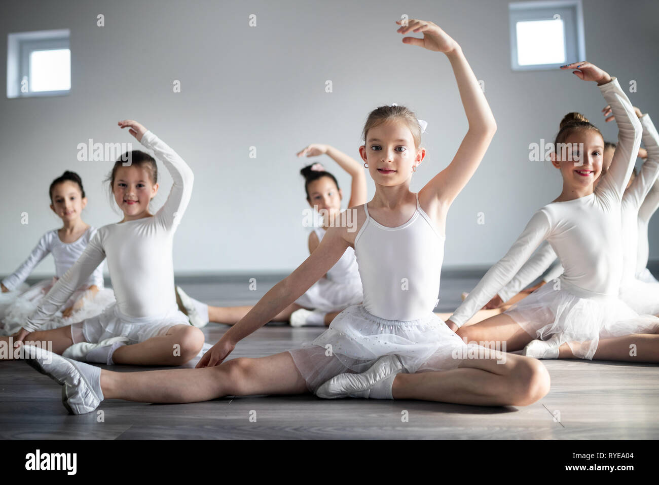 Ballet dance school hi-res stock photography and images - Alamy