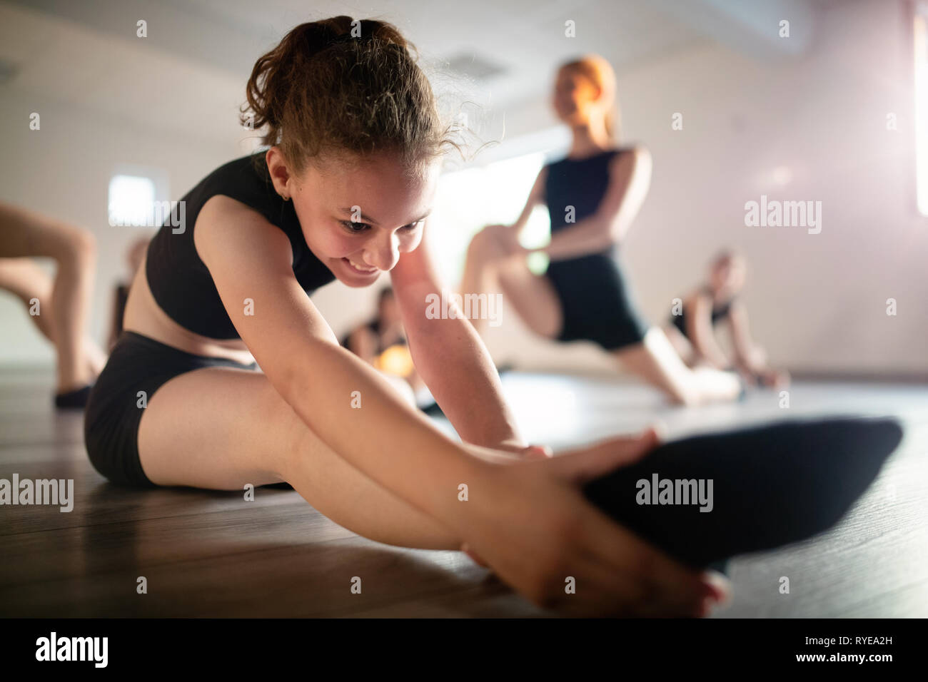 Children dance ballet hi-res stock photography and images - Alamy