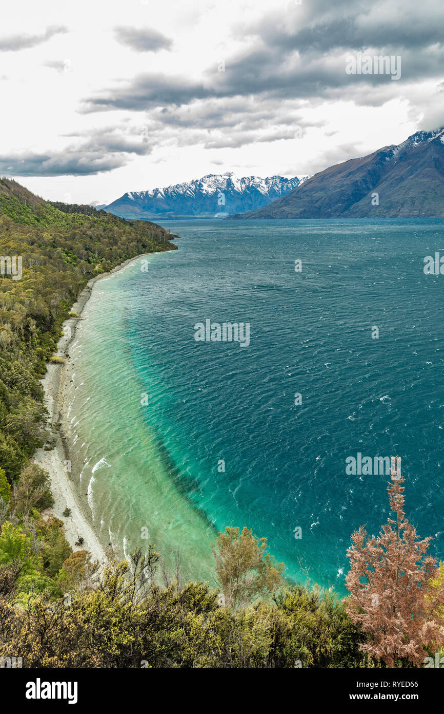 The lookout point at Bob’s Cove, Queenstown, South Island, New Zealand ...