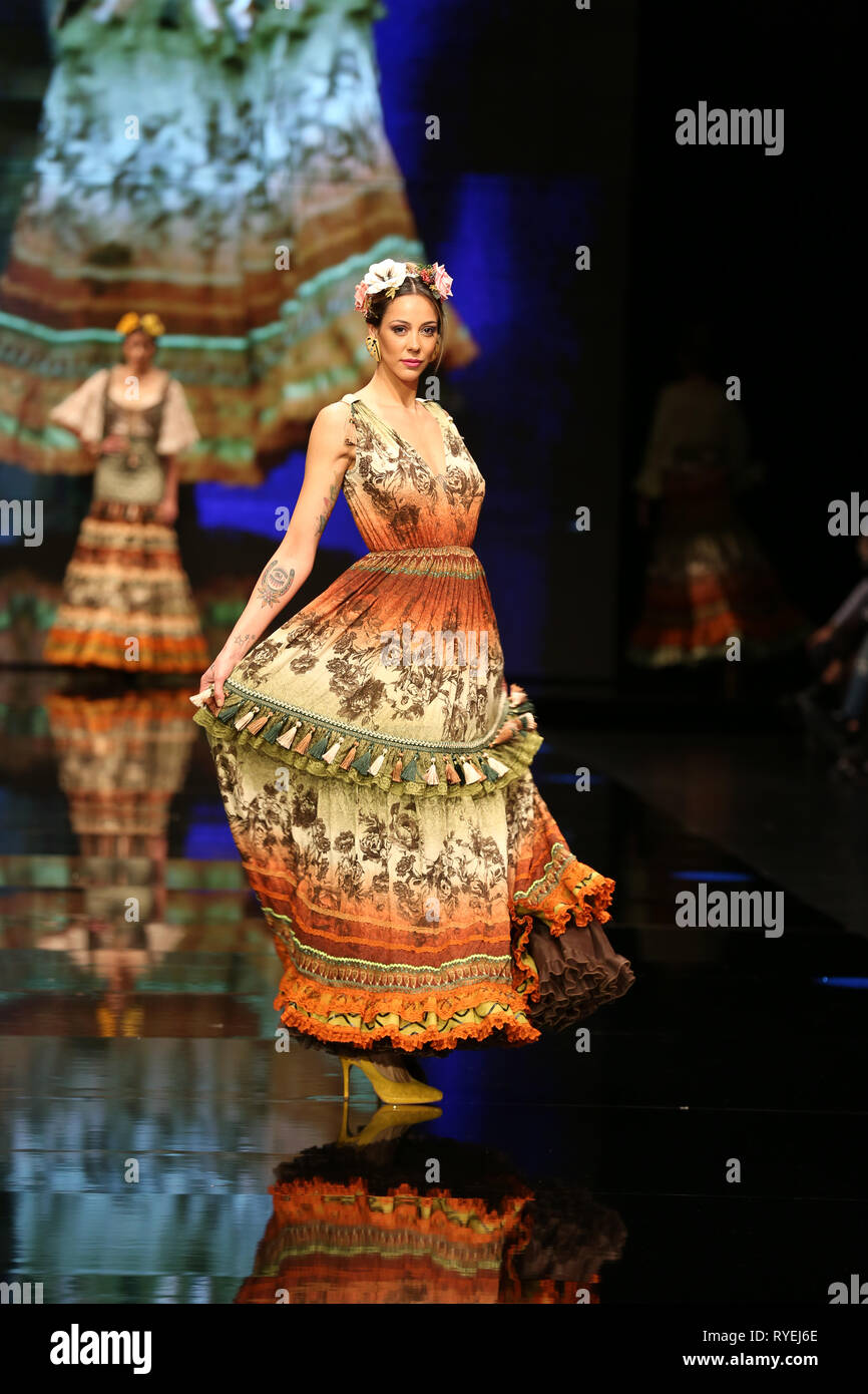 Model on the catwalk Stock Photo - Alamy