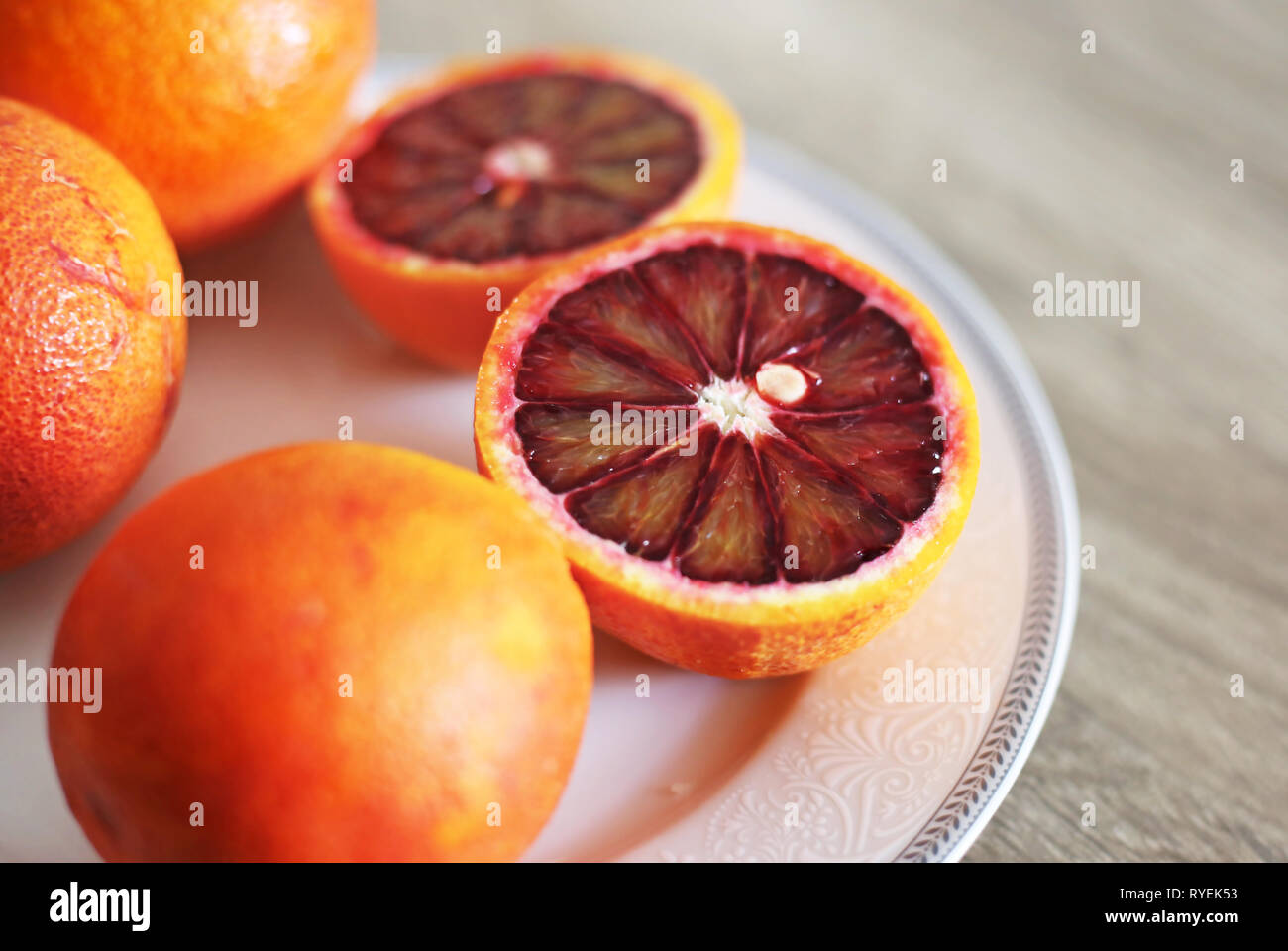 oranges in the plate - tarocco blood orange - sanguine orange - red ...
