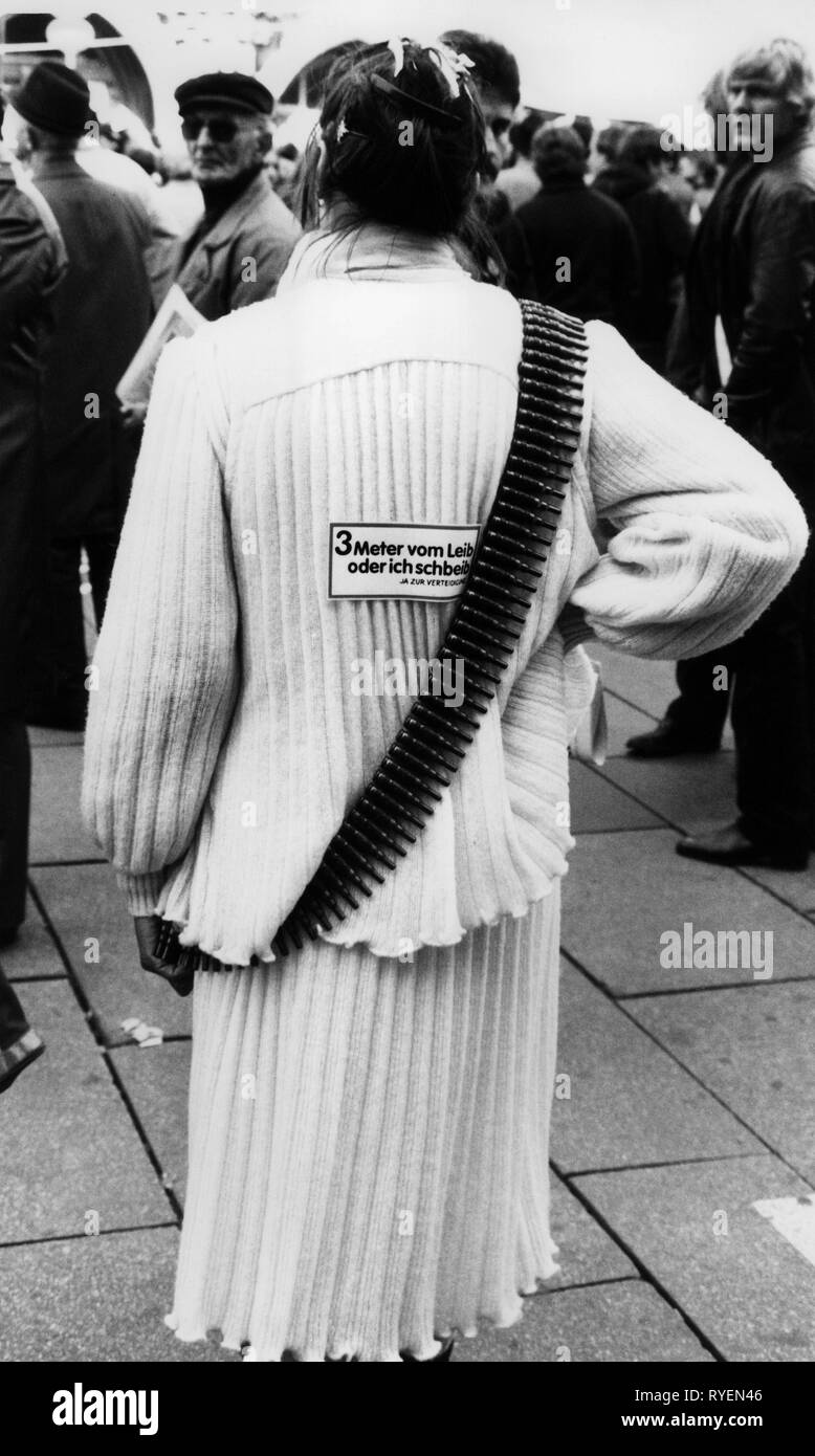 Peace movement hi-res stock photography and images - Alamy