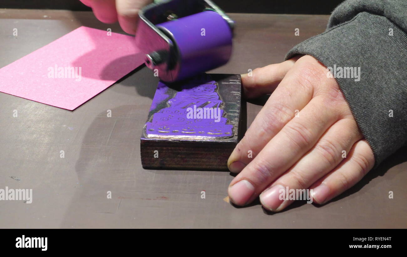 Old style printing press hi-res stock photography and images - Alamy