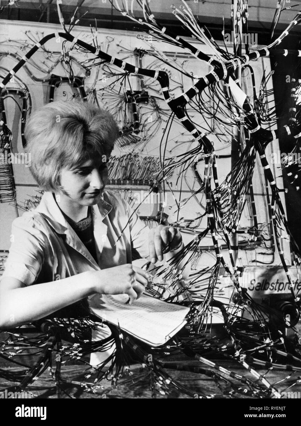 technology, general, inside of a X-ray machine, GDR, circa 1960 ...