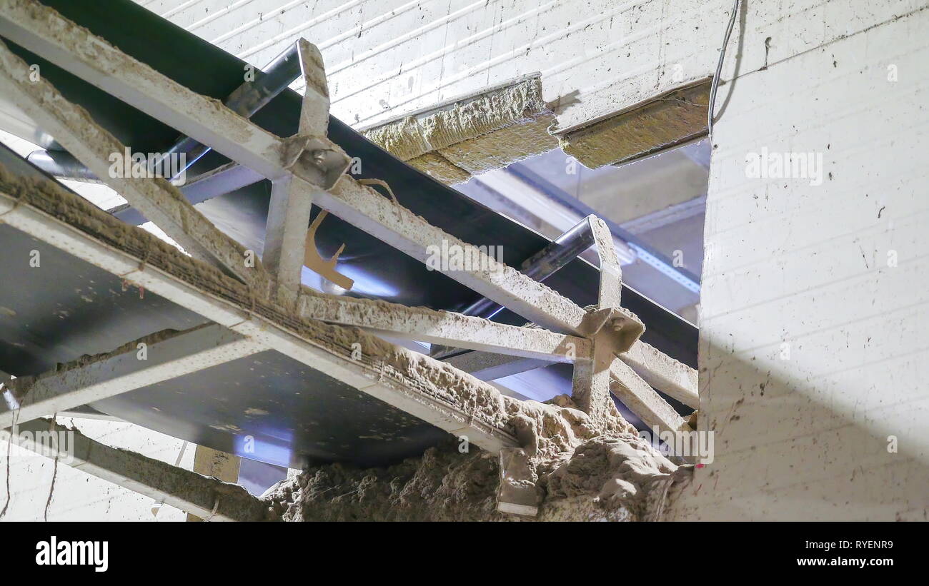 Old factory ceiling hi-res stock photography and images - Alamy