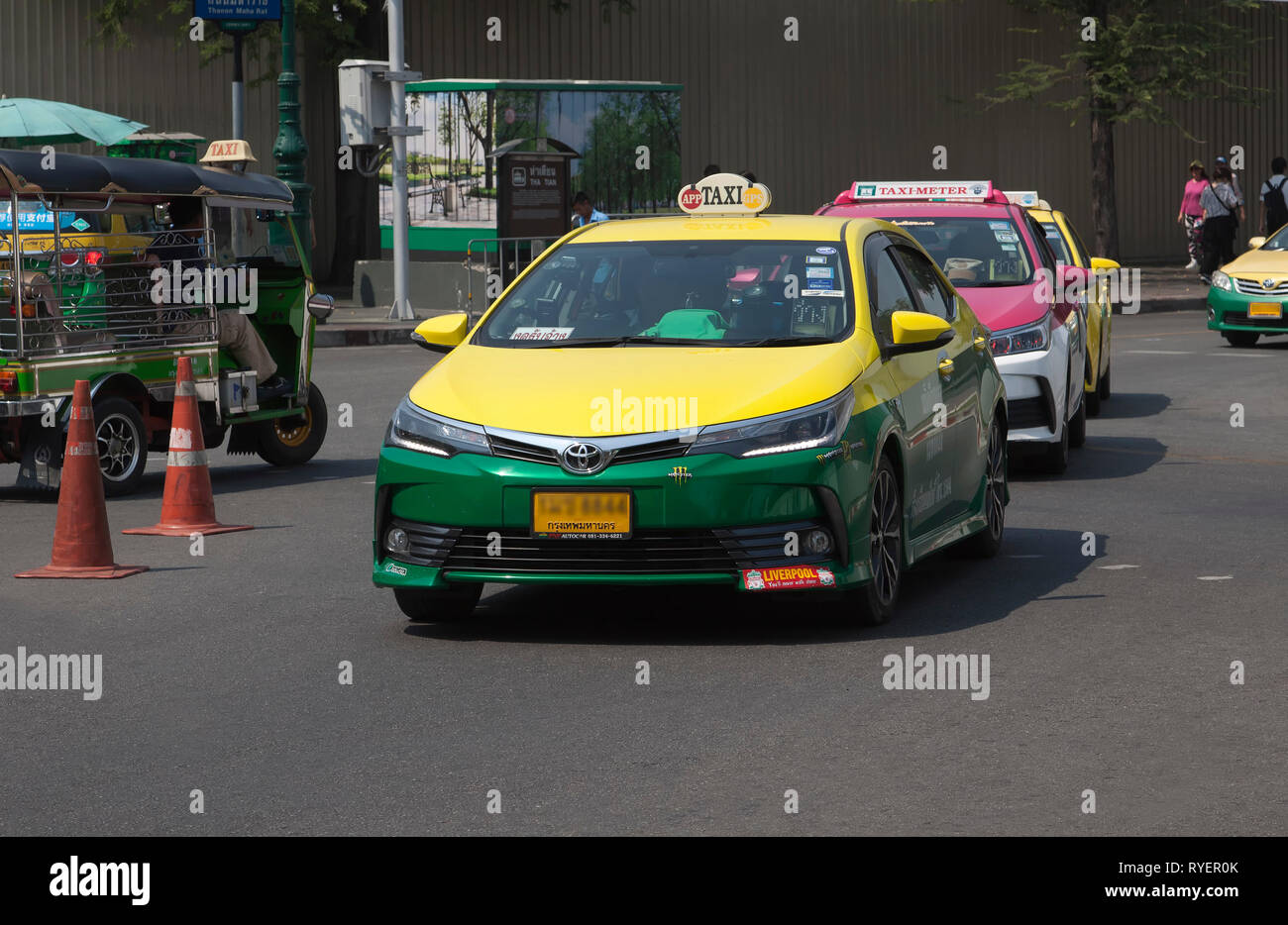Green Taxis High Resolution Stock Photography and Images - Alamy
