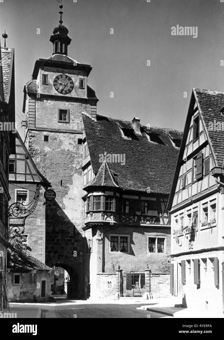 Clocks and road travel Black and White Stock Photos & Images - Alamy