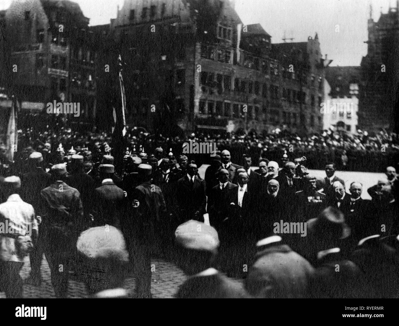 Hitler parade 1923 hi-res stock photography and images - Alamy