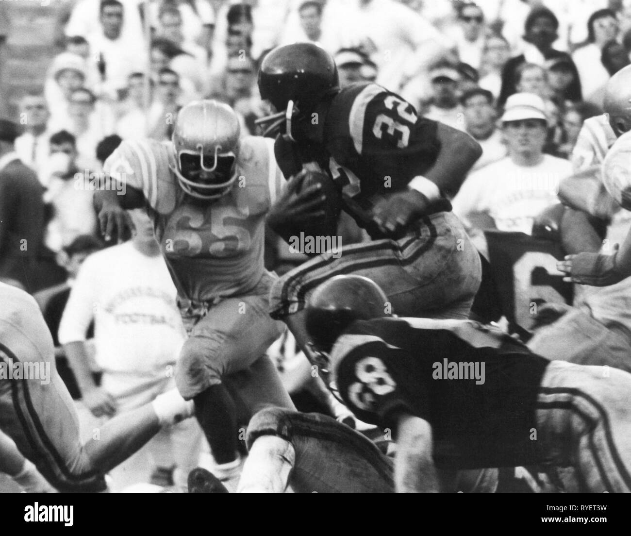 American football game 1970s hi-res stock photography and images - Alamy