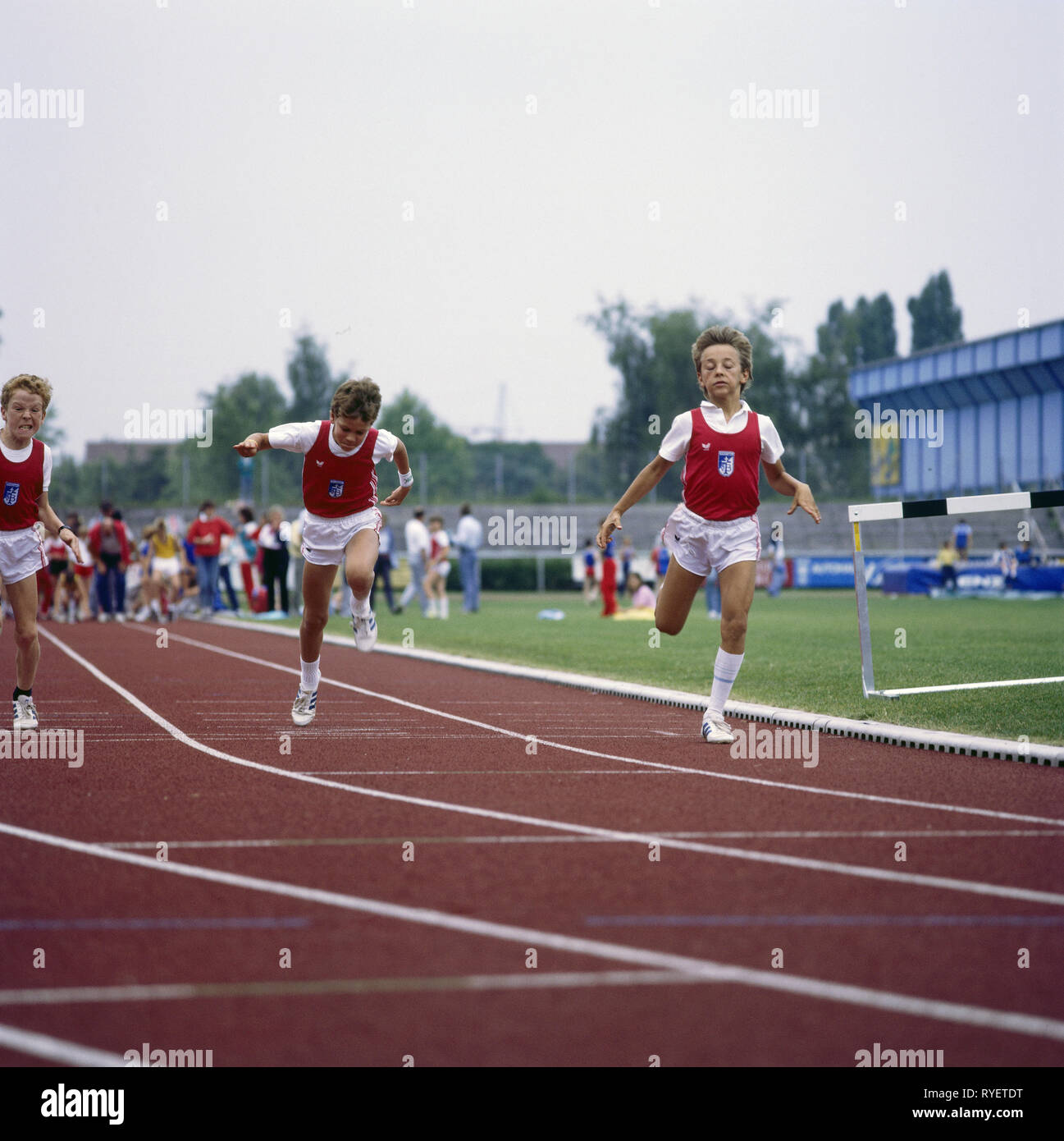 1980s kids running hi-res stock photography and images - Alamy