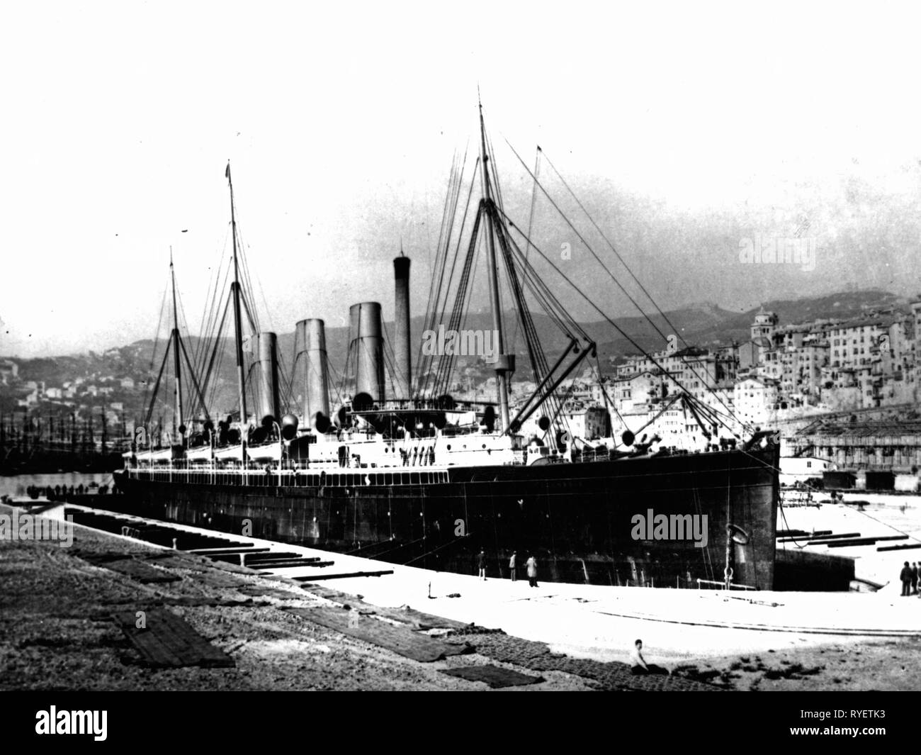 Steamer ship 1880s hi-res stock photography and images - Alamy