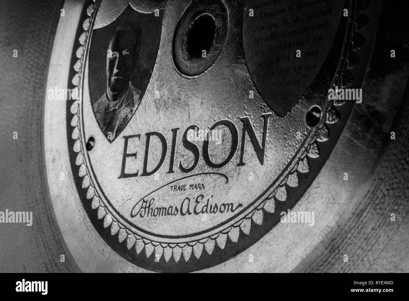 Victrola phonograph hi-res stock photography and images - Alamy