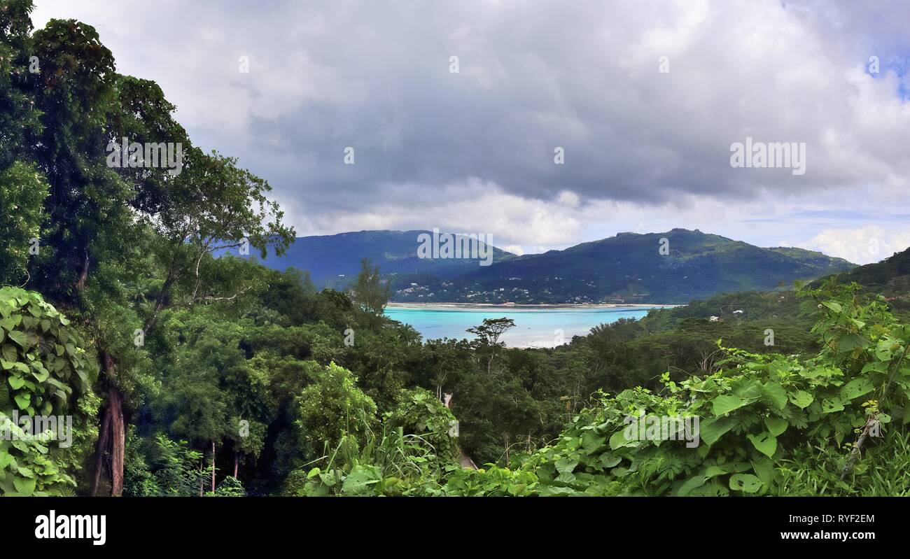 Beautiful and stunning high resolution panorama of landscape views on ...