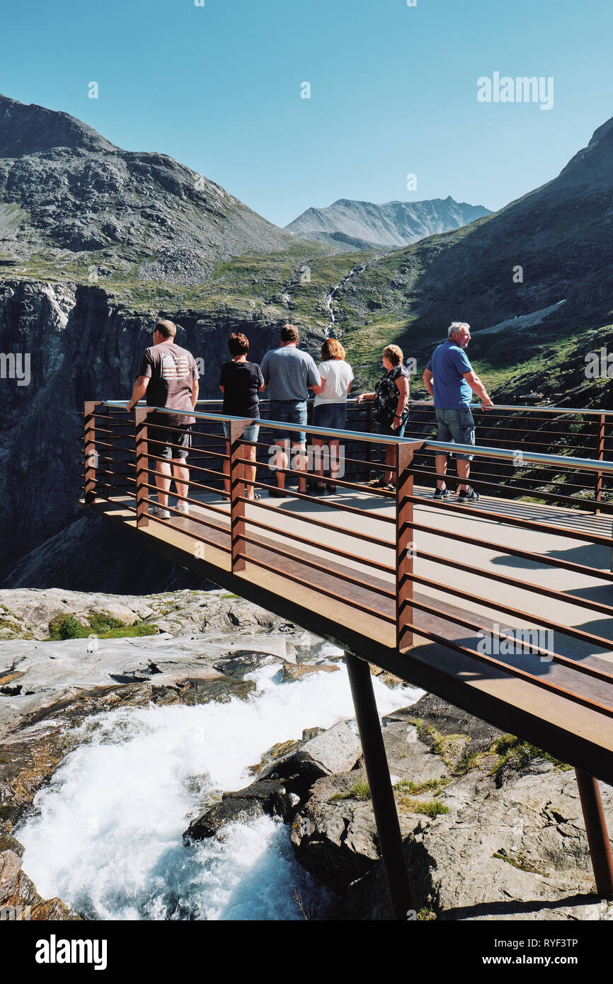 Viewing platform norway hi-res stock photography and images - Alamy