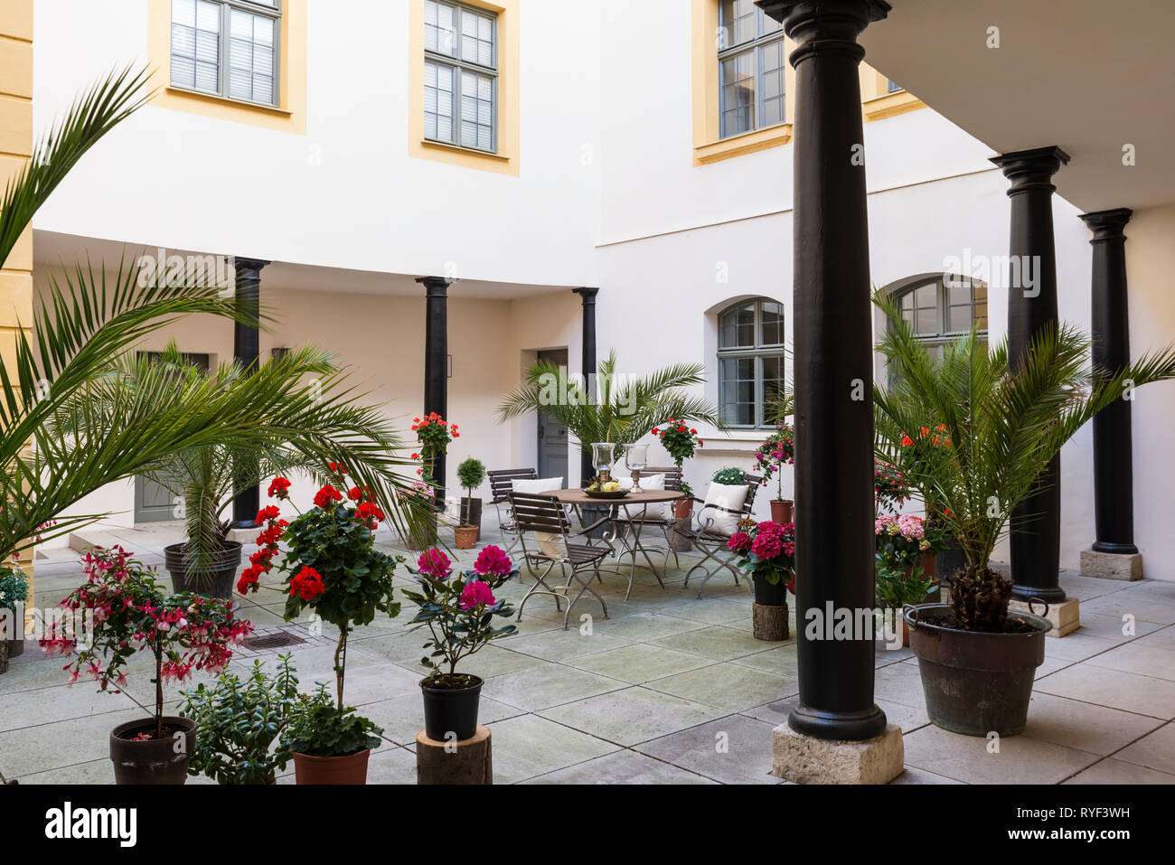 German mansion hi-res stock photography and images - Alamy