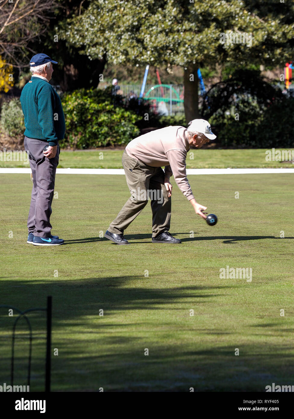 Playing bowls in park hi-res stock photography and images - Alamy