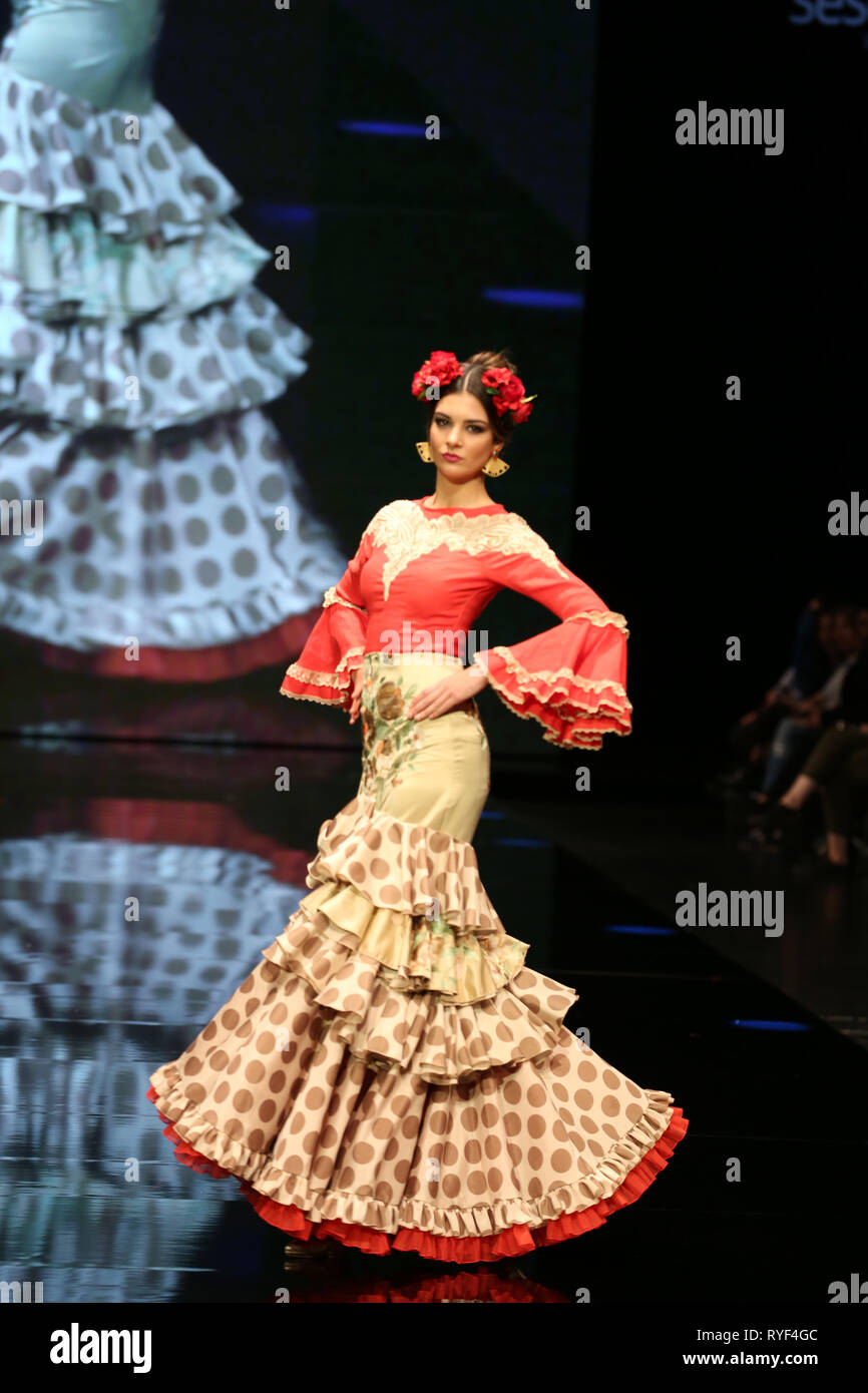 Model on the catwalk Stock Photo - Alamy