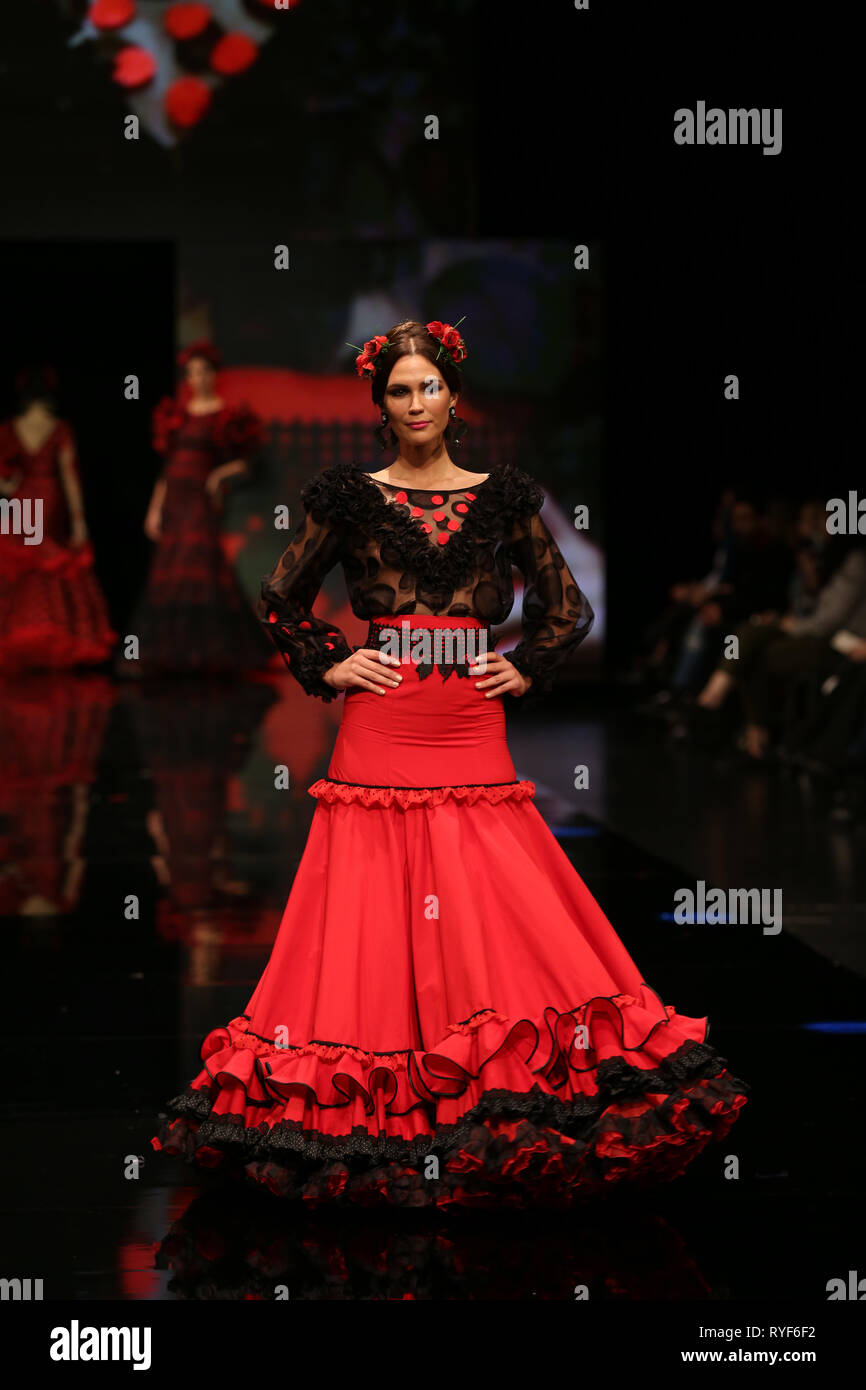 Model on the catwalk Stock Photo - Alamy