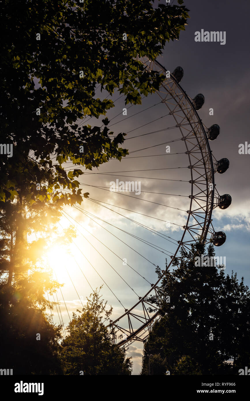 Detail of the famous tourist attraction London Eye at sunset Stock ...