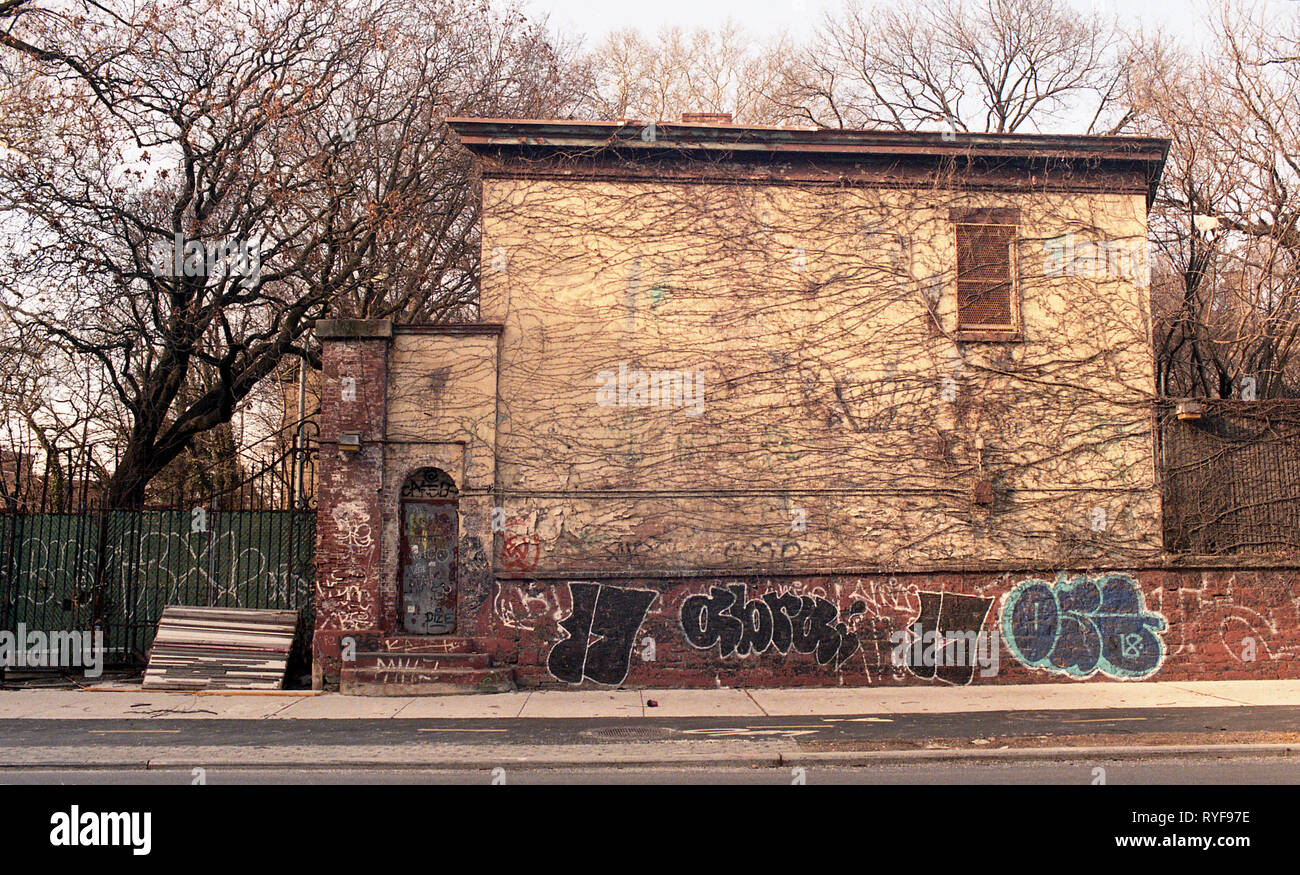 Flushing Avenue - Brooklyn Navy Yard Stock Photo - Alamy