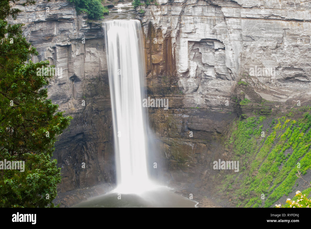 Taughannock falls state park gorge view hi-res stock photography and ...