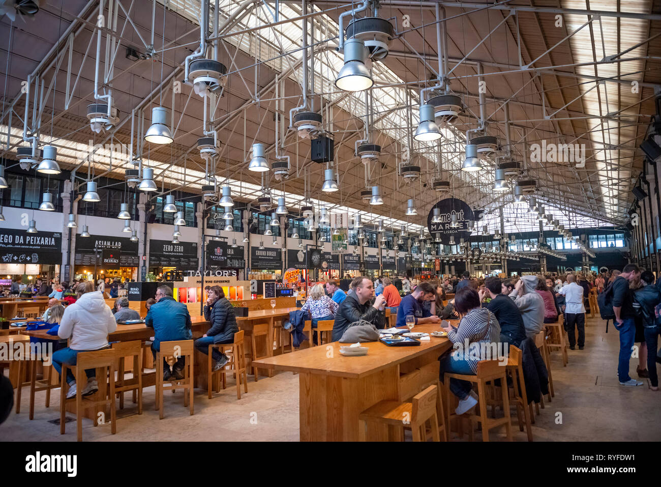 Lisbon food market hi-res stock photography and images - Alamy