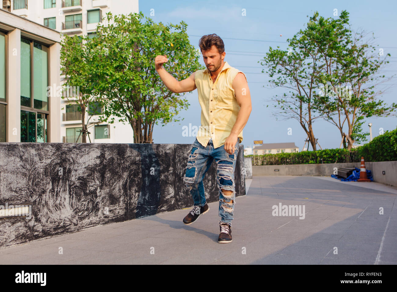 Boy pain hip hi-res stock photography and images - Alamy