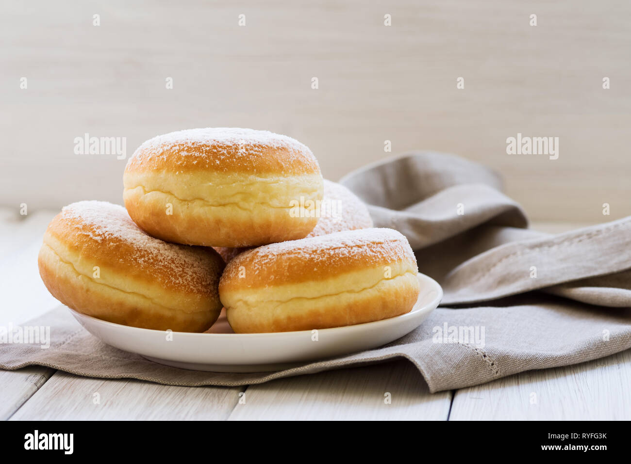 Sugar dusted donuts hi-res stock photography and images - Alamy